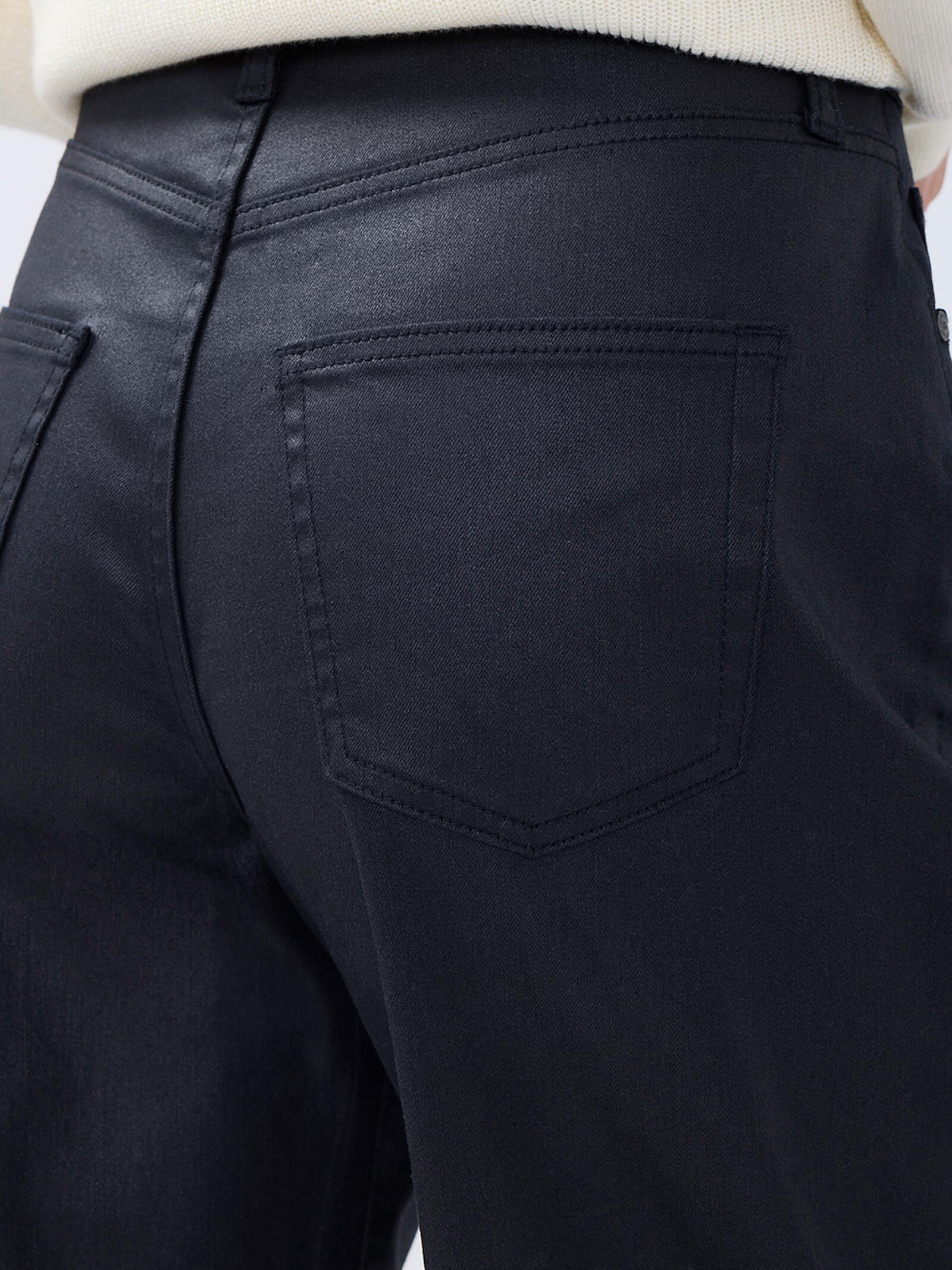 Buy High Rise Slim Barrel Leg Coated Jeans for CAD 128.00 | Silver Jeans